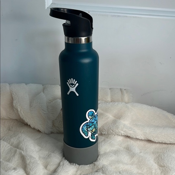 Hydro Flask | Kitchen | Hydro Flask Dark Teal Bottle With Turtle Design ...